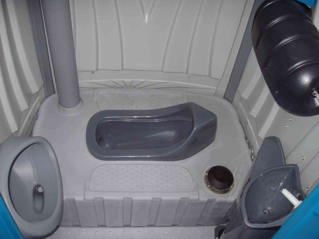 Rainbow VIP Portable Toilet Rental in Malaysia | Toi Toi